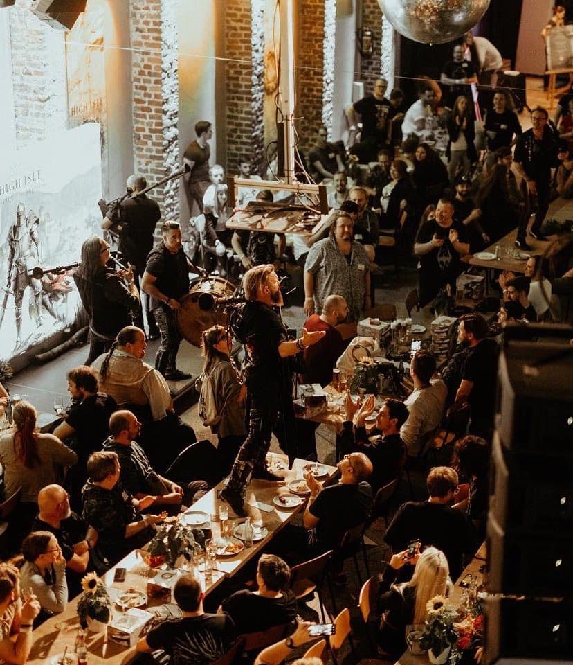 Tournet: stable network infrastructures and IT solutions for successful ...